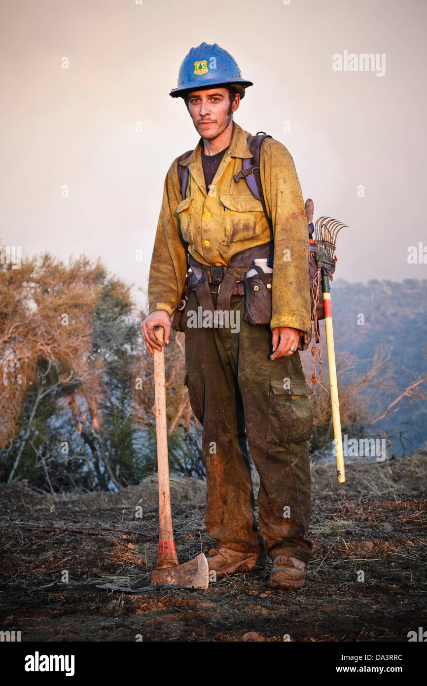 Aug 14, 2009 - Santa Maria, California, U.S. - A firefighter of the ...