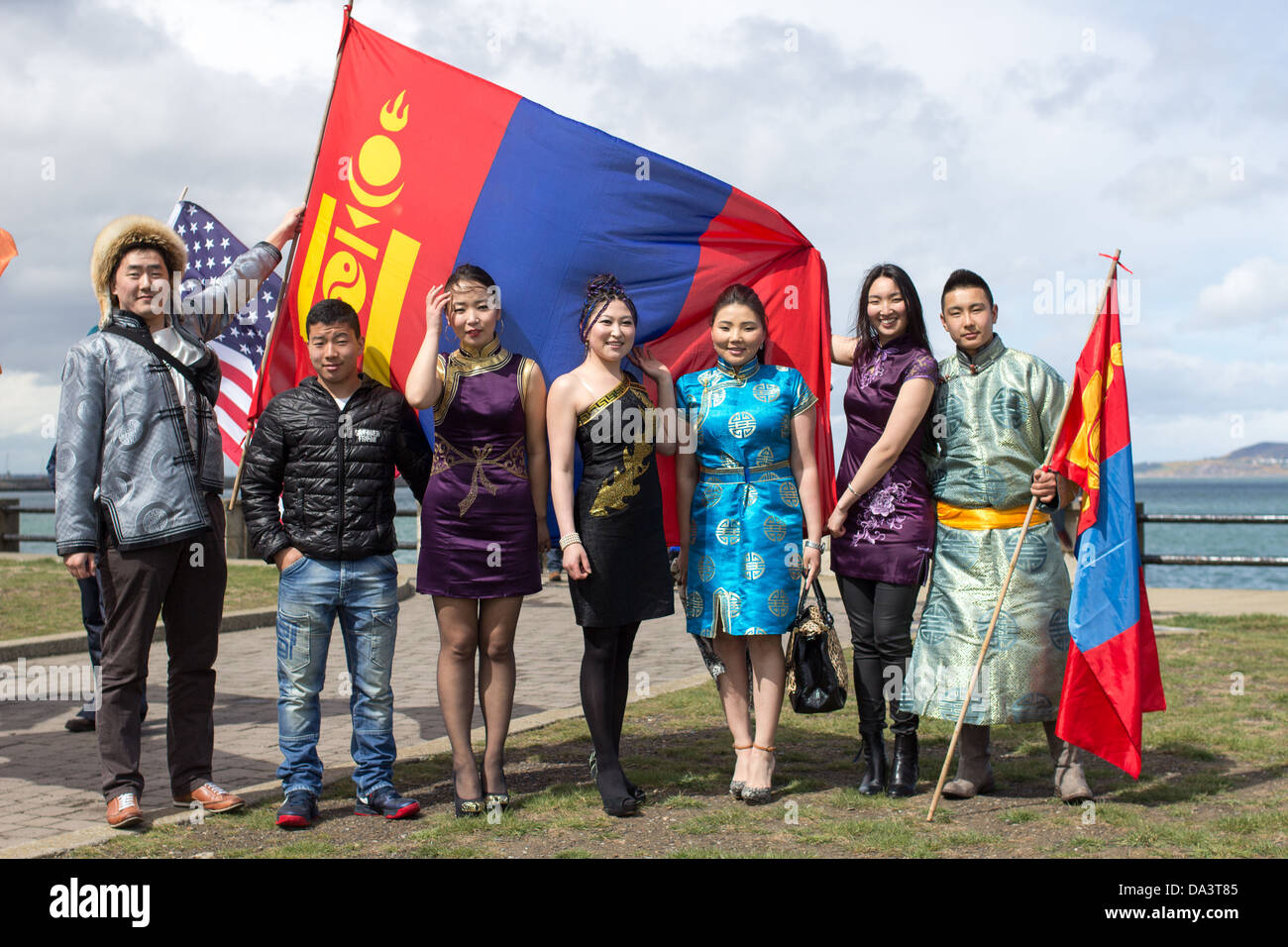 Mongolian clothes hi-res stock photography and images - Alamy