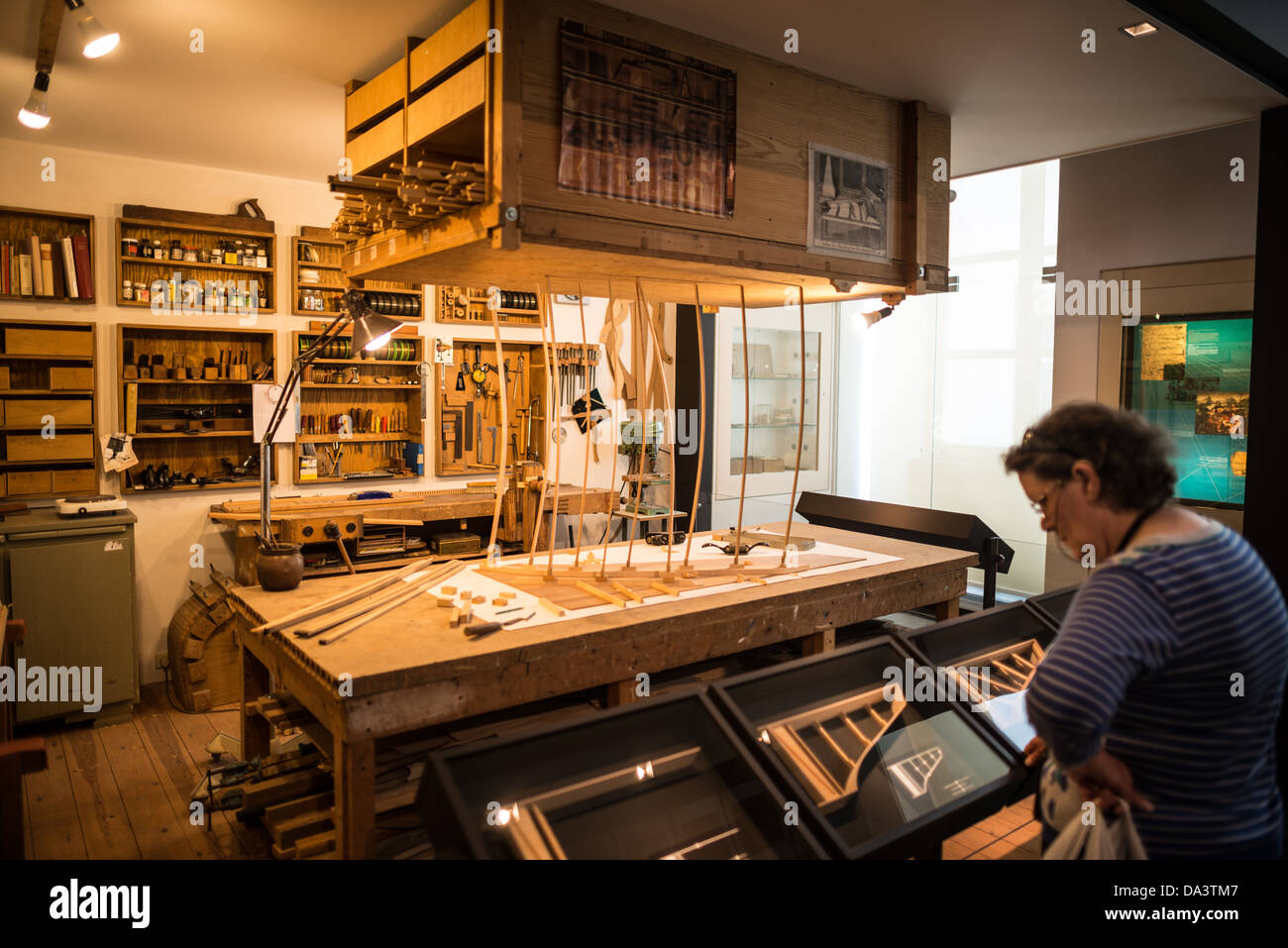 Manufacturing insight hi-res stock photography and images - Alamy