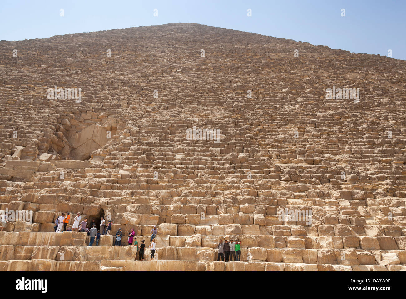 Great Pyramid of Giza, also known as Pyramid of Khufu and Pyramid of ...