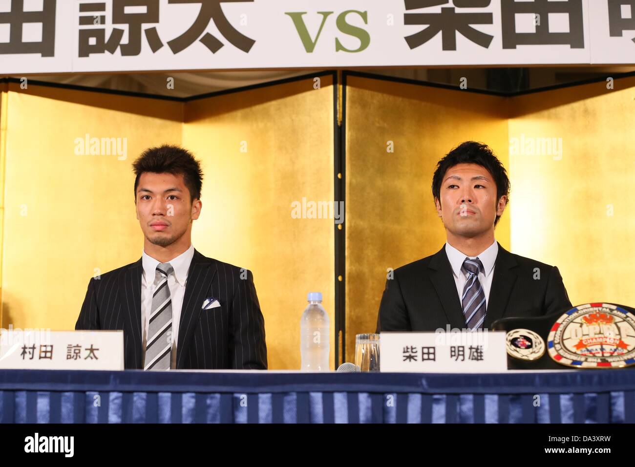 (L-R) Ryota Murata, Akio Shibata (JPN), JULY 3, 2013 - Boxing : Ryota ...