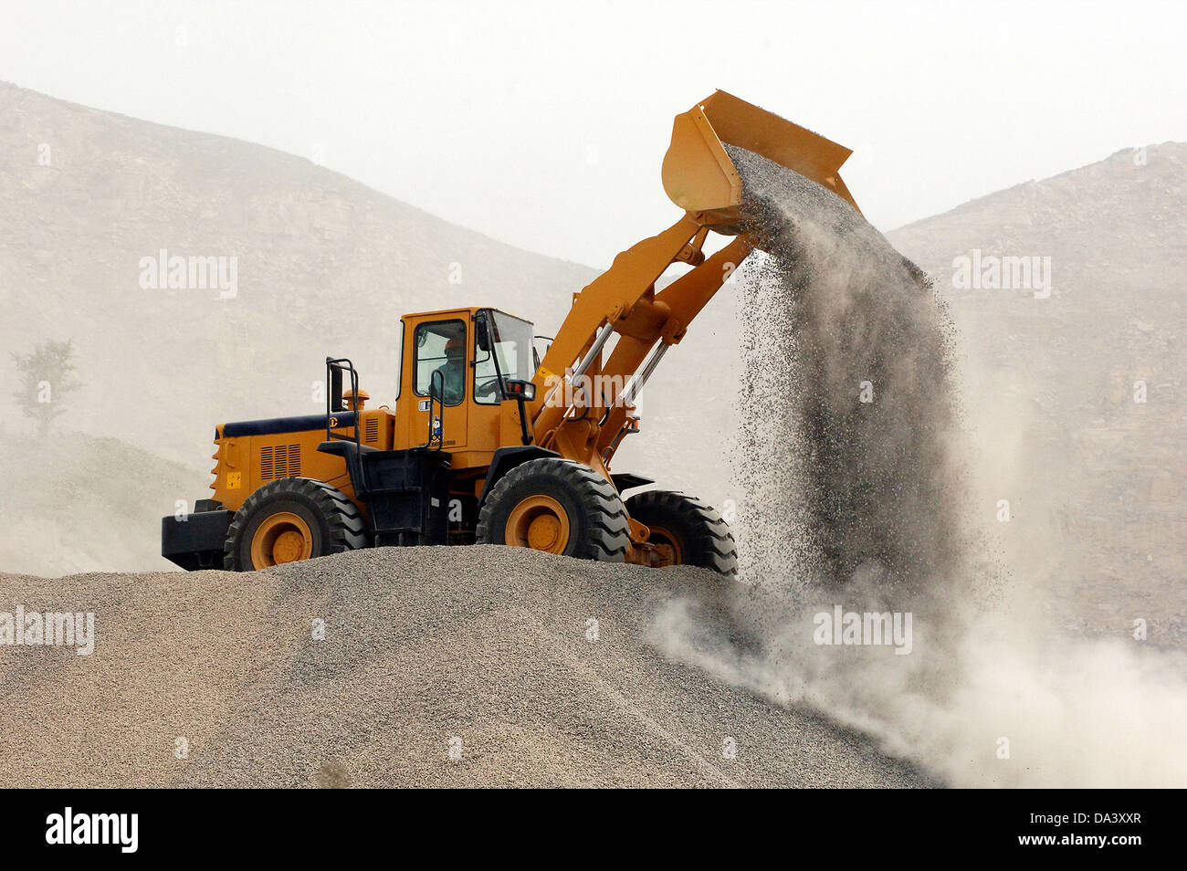 Sand dumping hi-res stock photography and images - Alamy