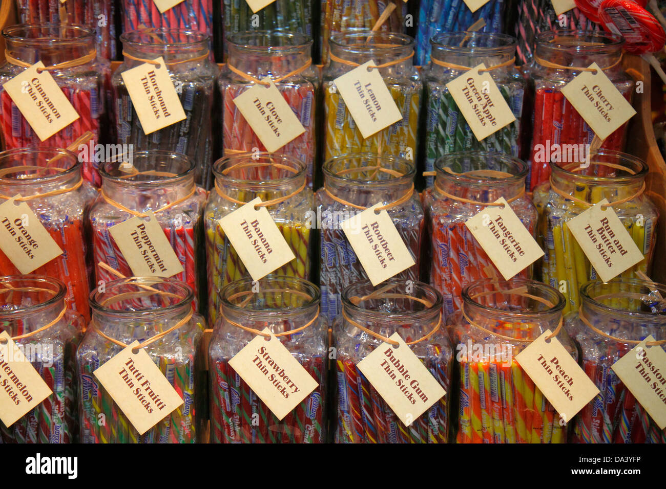 Cracker barrel candy display hi-res stock photography and images - Alamy