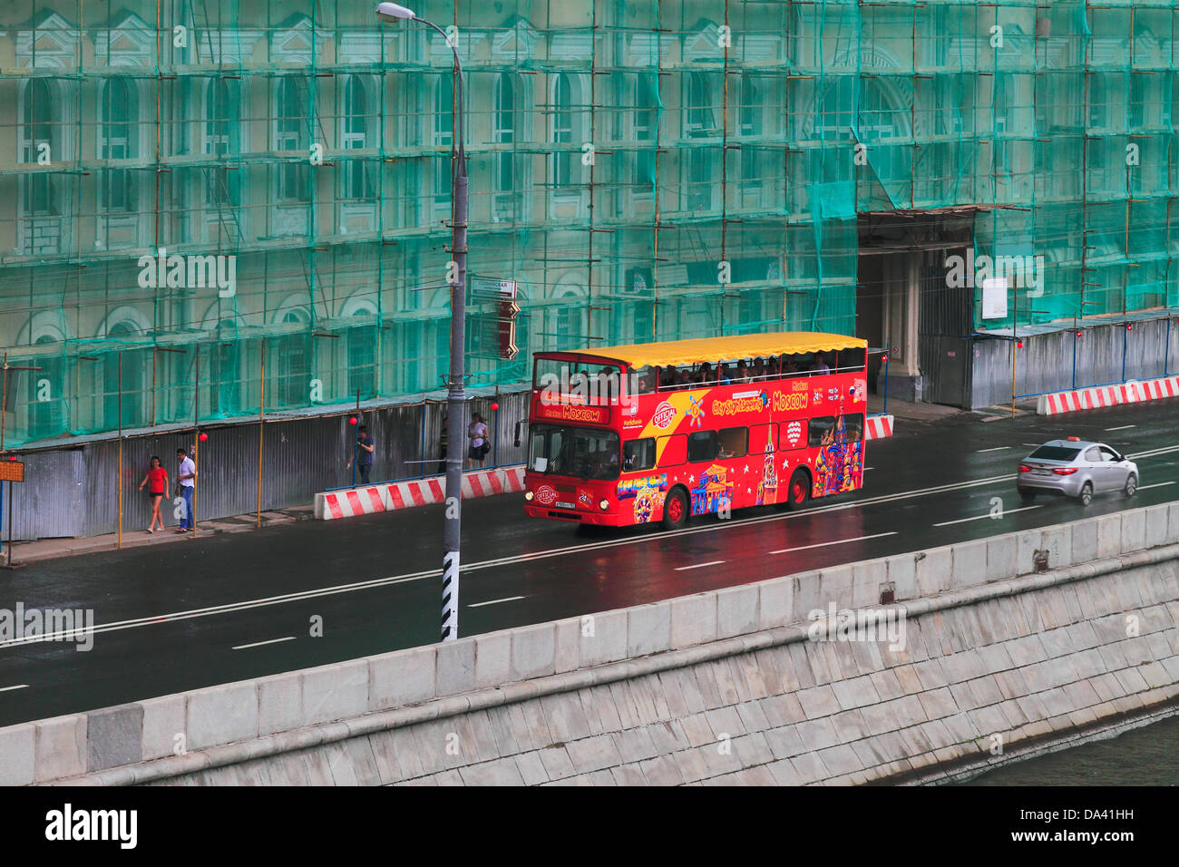 Yellow double decker bus hi-res stock photography and images - Alamy