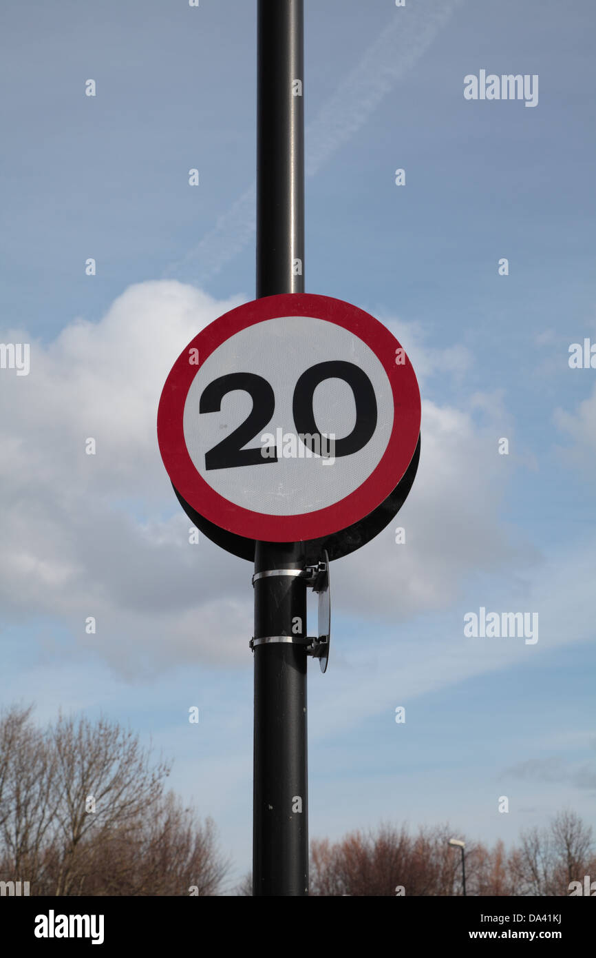 Speed restriction hi-res stock photography and images - Alamy