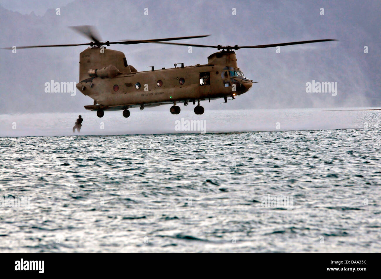 A US Army CH-47F Chinook helicopter with the 25th Combat Aviation ...
