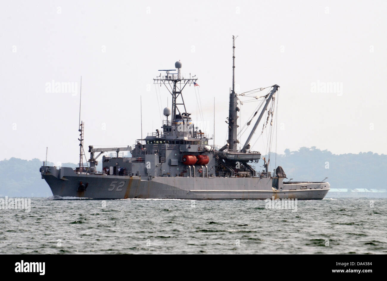 The Military Sealift Command diving and salvage vessel USNS Salvor (T ...