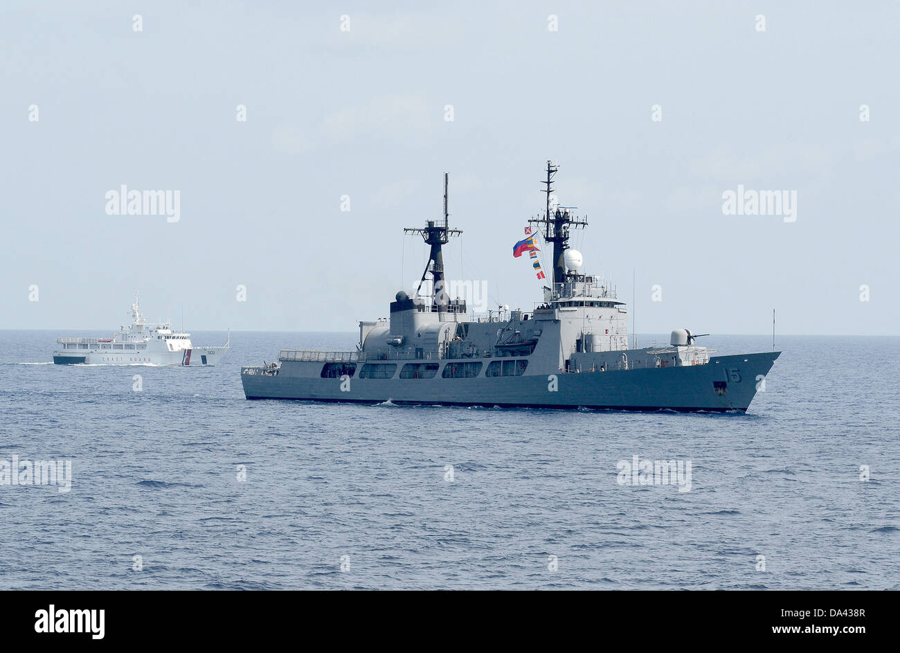 2013 The Philippine Coast Guard Vessel Edsa Ii Sarv 002 High Resolution ...