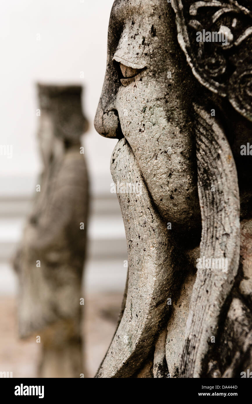 Traditional chinese sculptures hi-res stock photography and images - Alamy