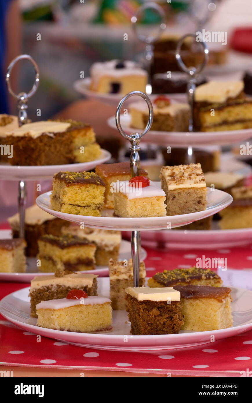 Fete cake stall hi-res stock photography and images - Alamy