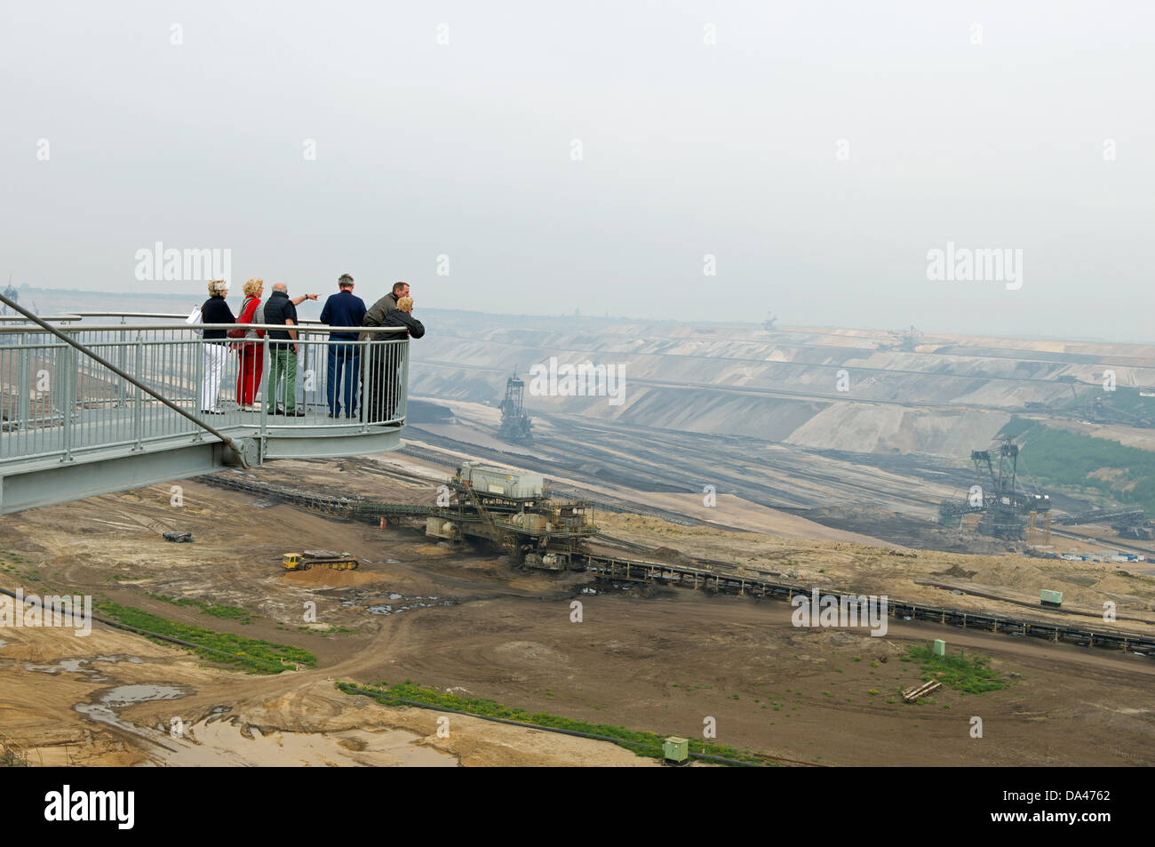 Cantilever platform hi-res stock photography and images - Alamy