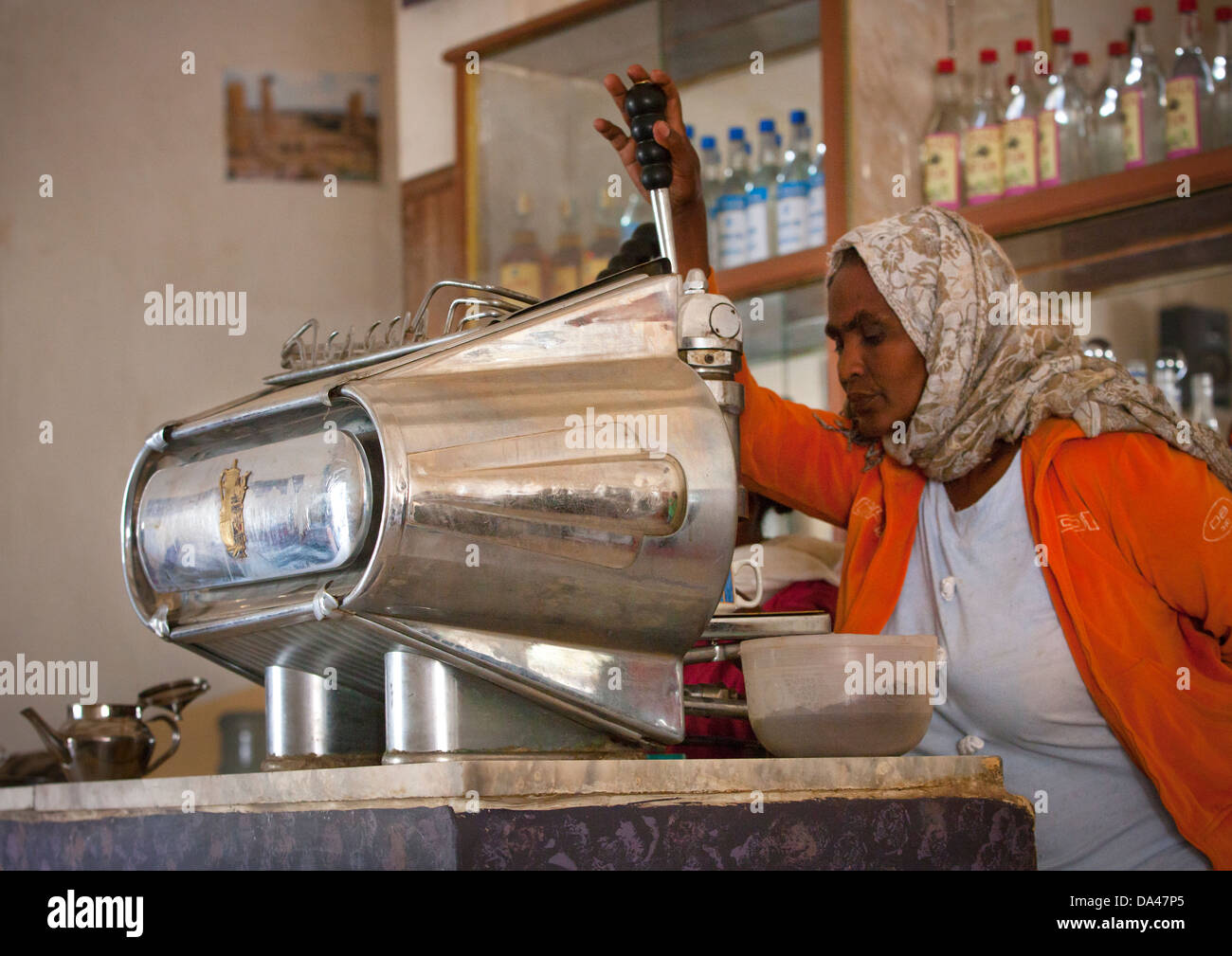 Eritrea woman coffee hi-res stock photography and images - Alamy