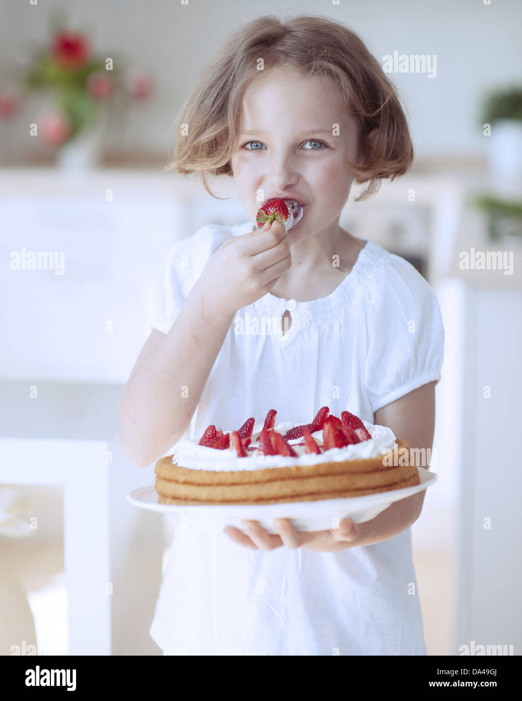 Girl cake hi-res stock photography and images - Alamy