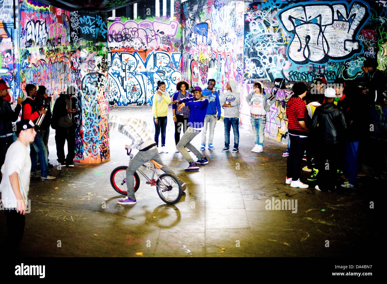 Break dancers skateboarders BMX stunt riders Southbank Stock Photo - Alamy Break dancers skateboarders BMX stunt riders Southbank Stock Photo - Alamy