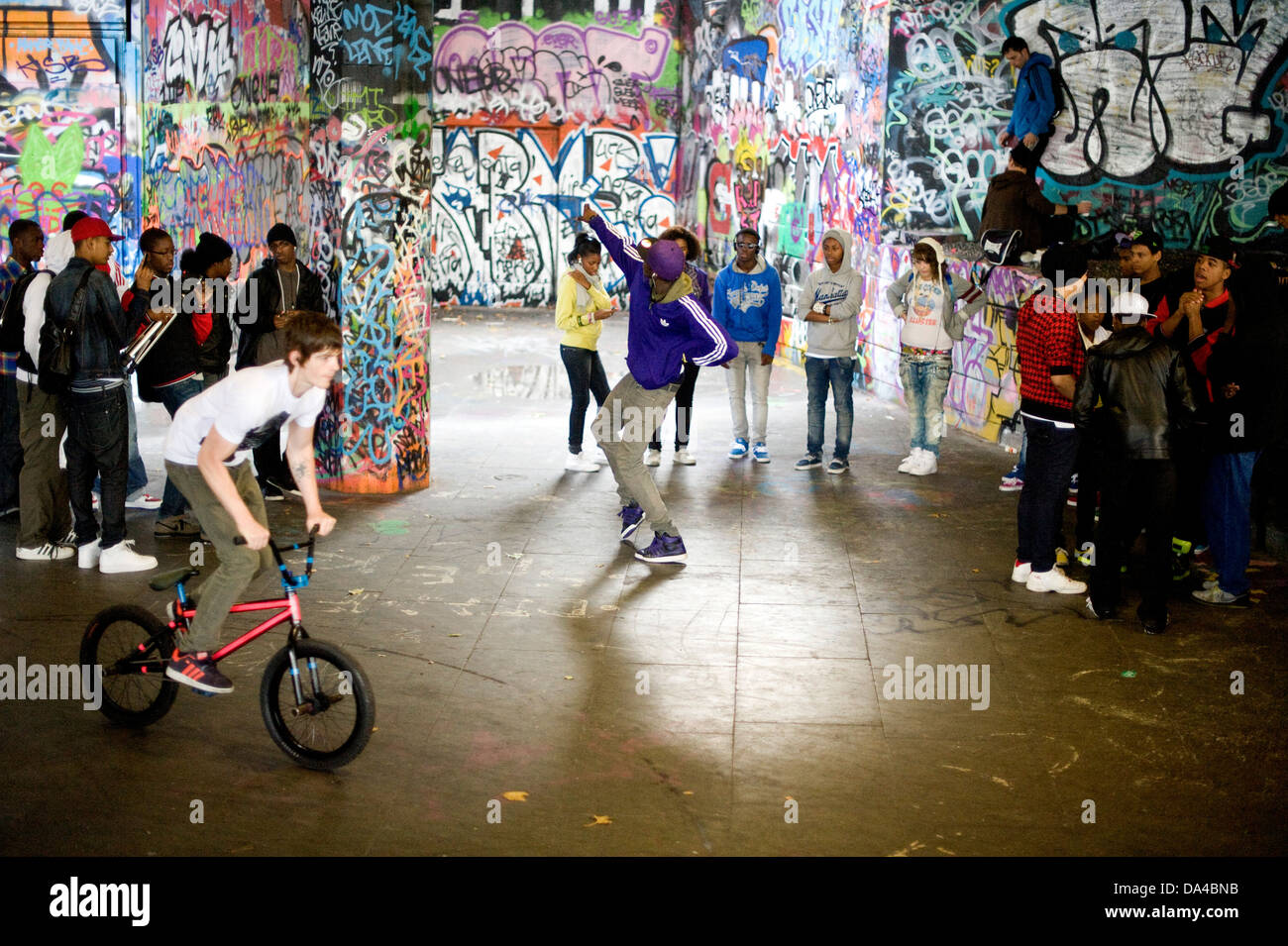 Break dancers skateboarders BMX stunt riders Southbank Stock Photo - Alamy Break dancers skateboarders BMX stunt riders Southbank Stock Photo - Alamy