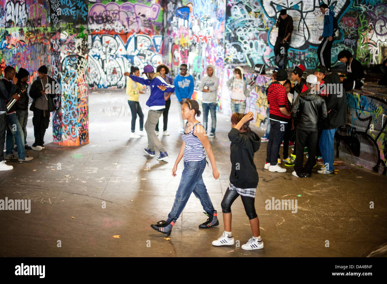 Break dancers skateboarders BMX stunt riders Southbank Stock Photo - Alamy Break dancers skateboarders BMX stunt riders Southbank Stock Photo - Alamy