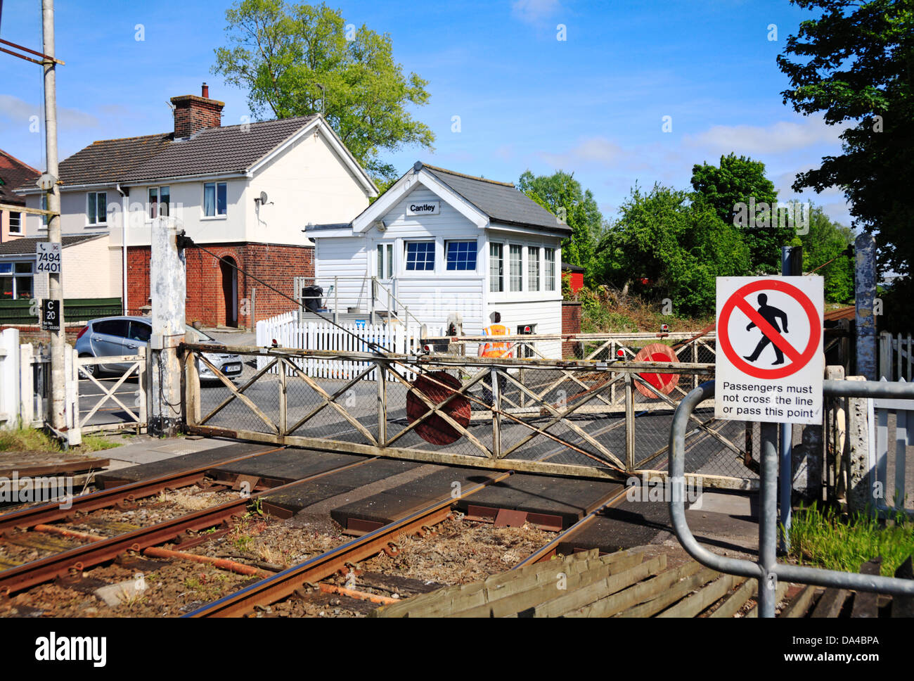 Manual railway crossing hi-res stock photography and images - Alamy