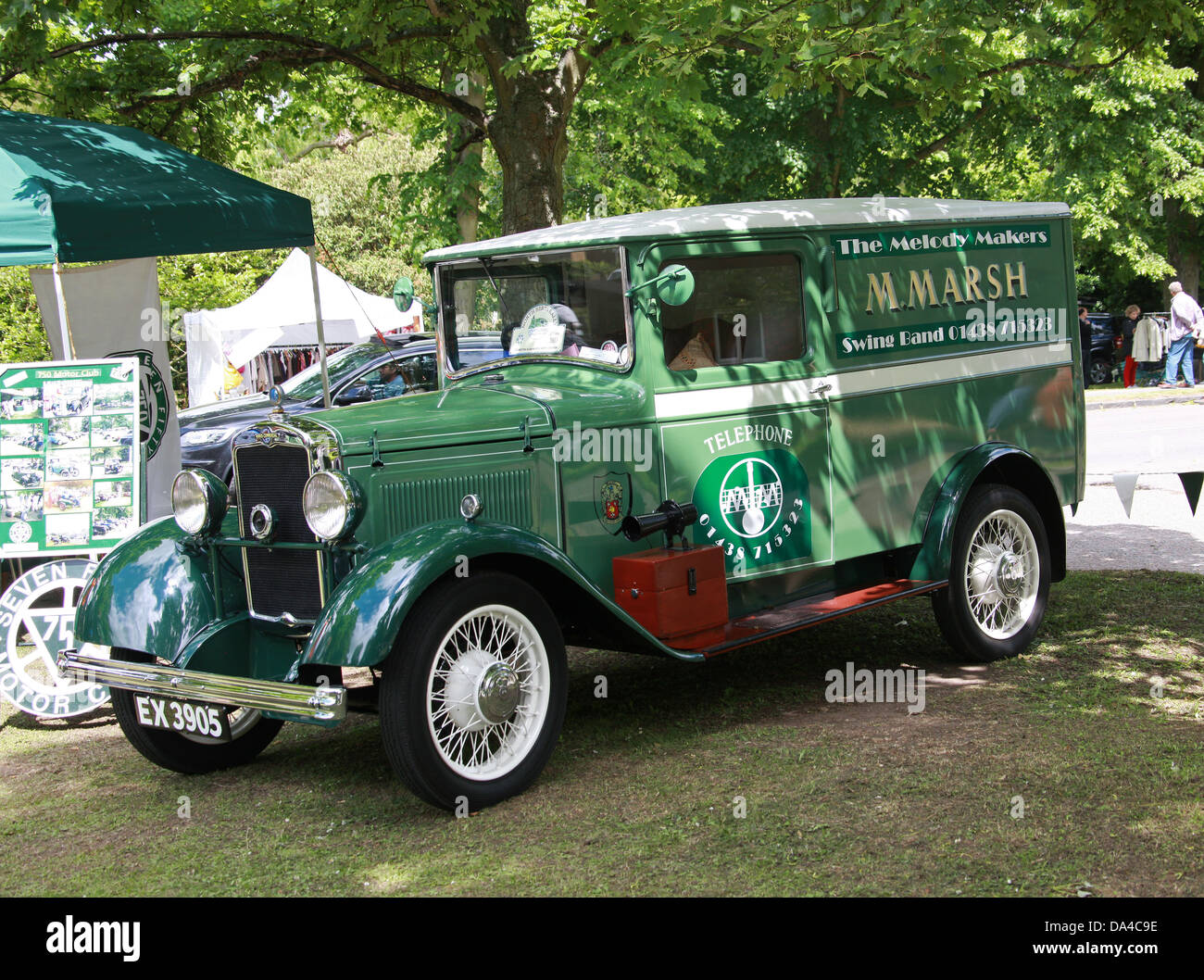 Morris vans van hi-res stock photography and images - Alamy