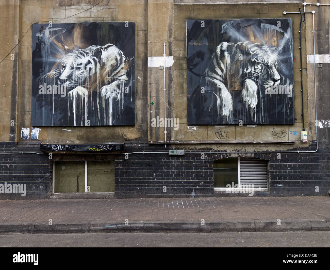 Street art by banksy in london hi-res stock photography and images - Alamy