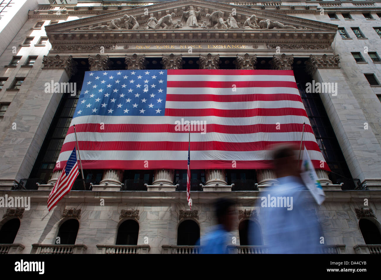 FRONT FACADE NEW YORK STOCK EXCHANGE BUILDING BROAD STREET DOWNTOWN ...