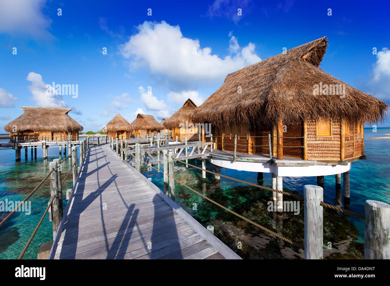 House edge of ocean hi-res stock photography and images - Alamy
