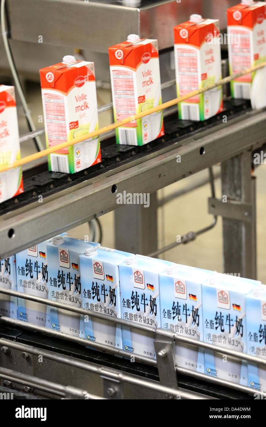 Milk production cartons hi-res stock photography and images - Alamy
