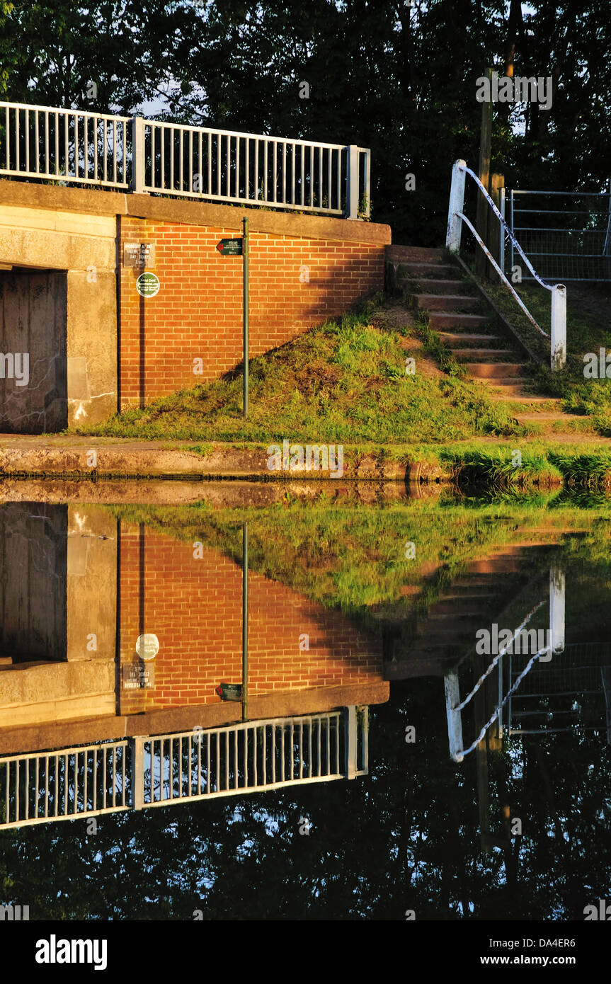 Canalside steps hi-res stock photography and images - Alamy