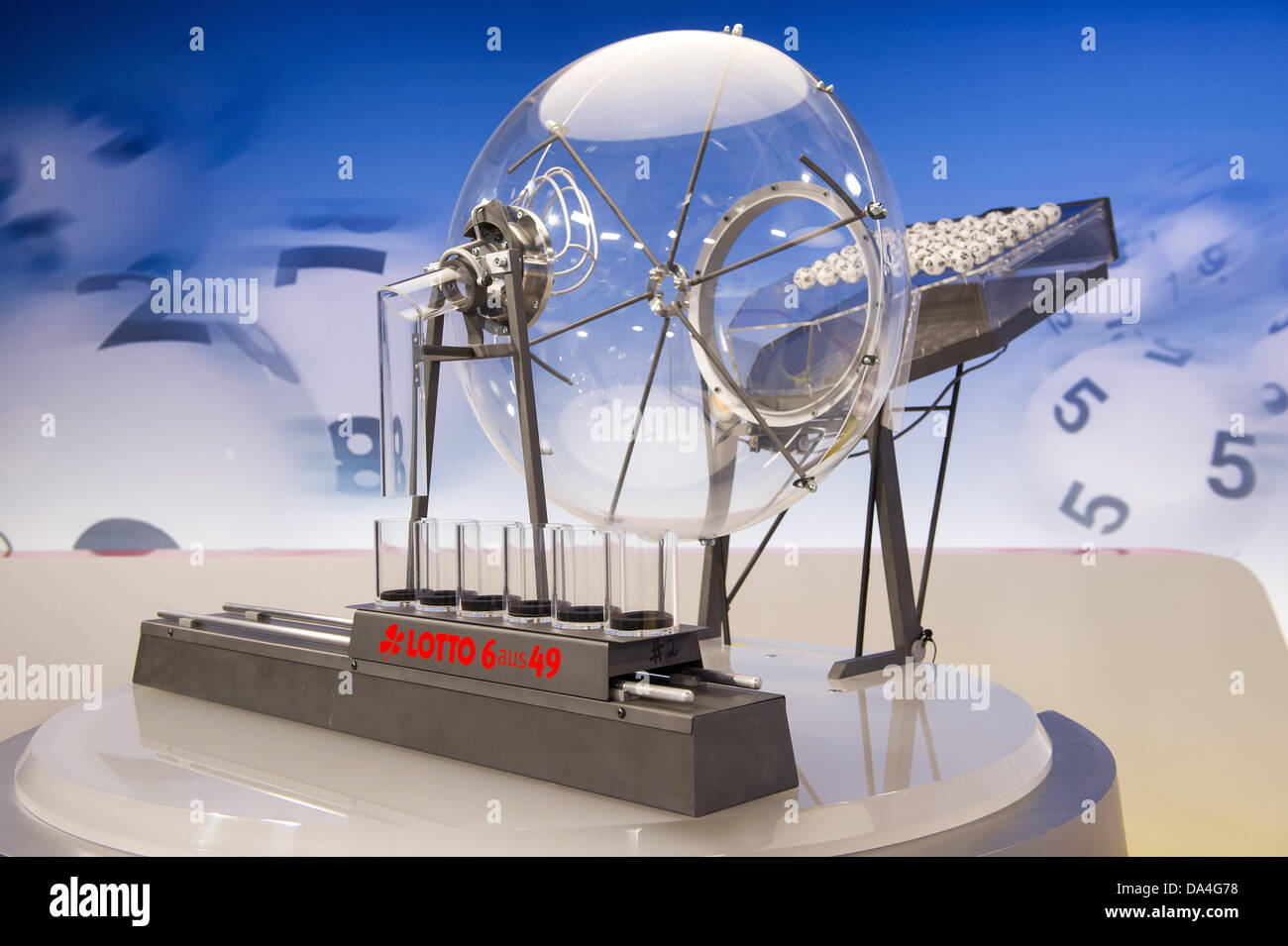 Lottery drawing hi-res stock photography and images - Alamy