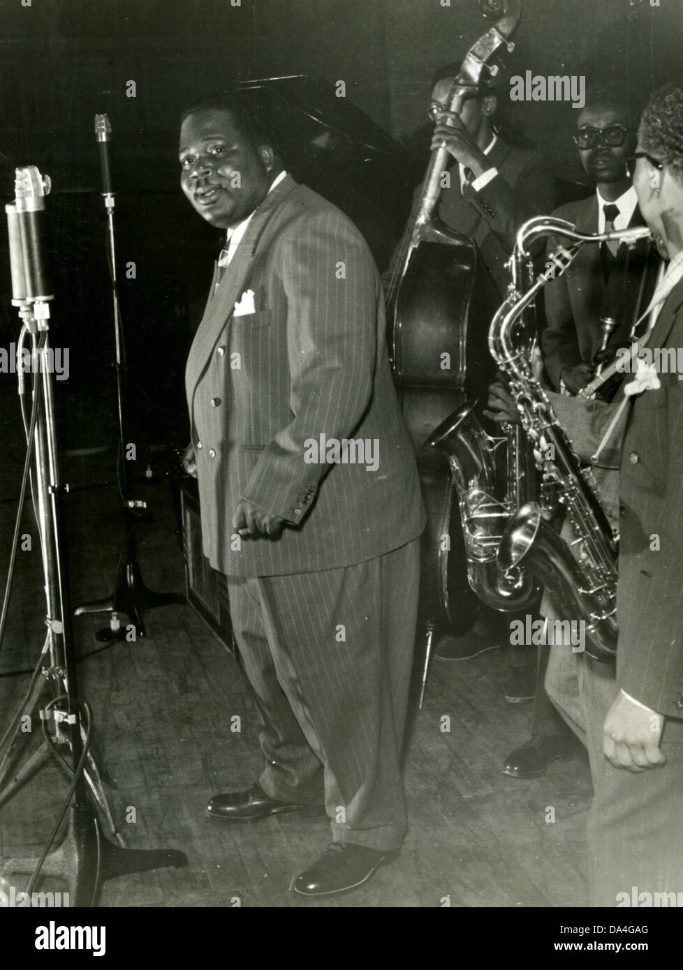 AL EDWARDS US jazz singer about 1944 Stock Photo - Alamy