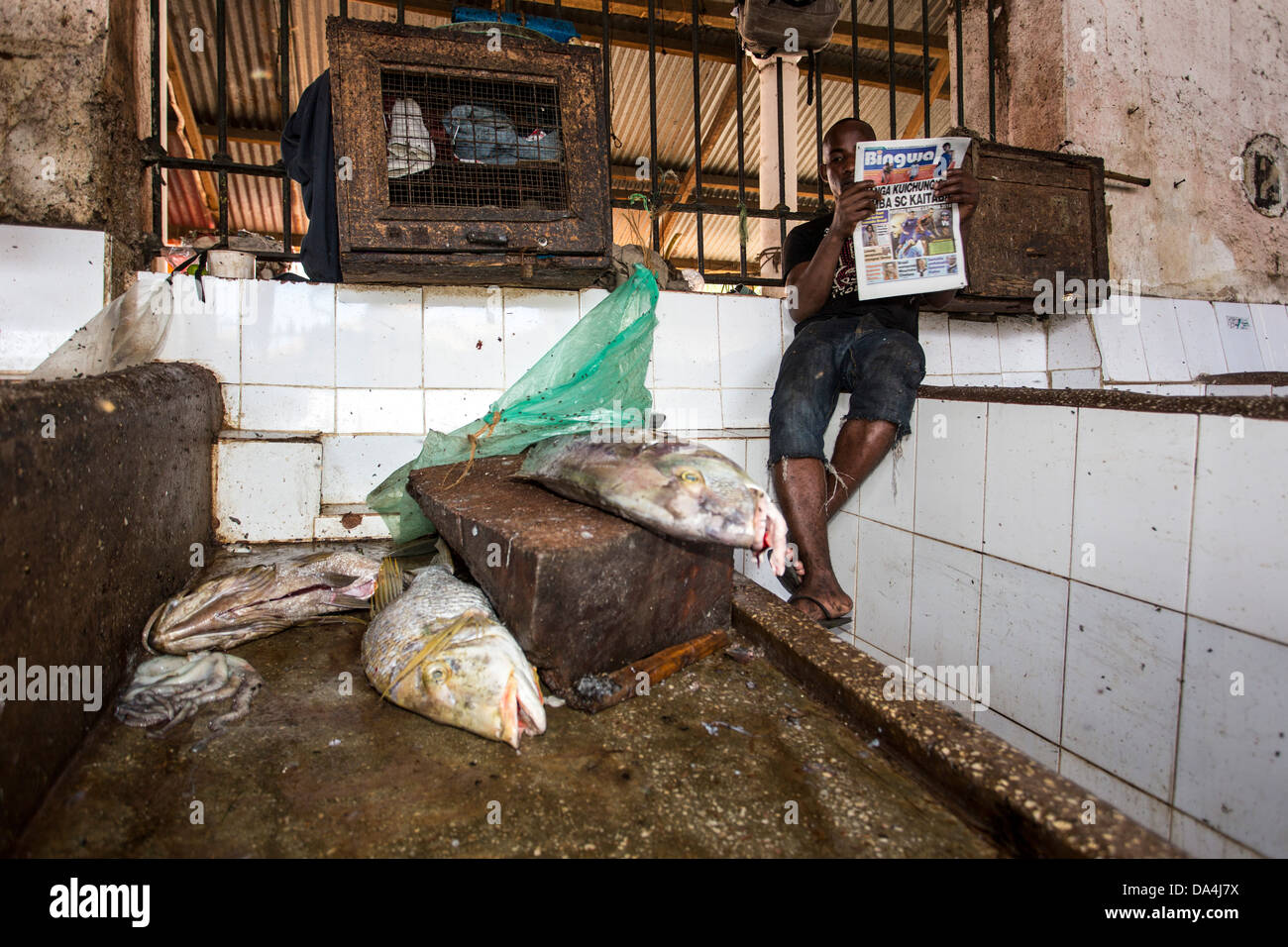 Market in stone town hi-res stock photography and images - Alamy