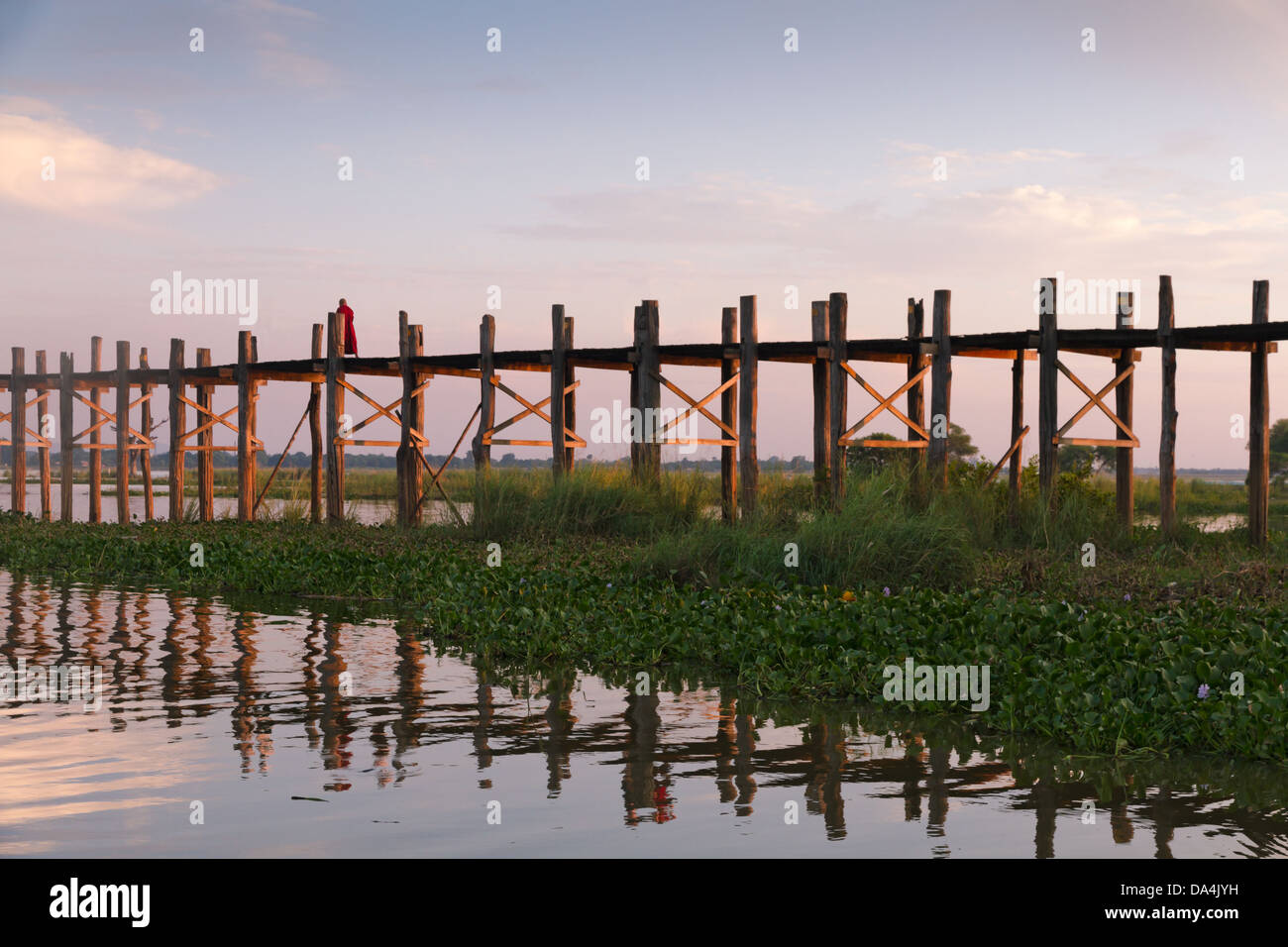 U bein bridge history hi-res stock photography and images - Alamy
