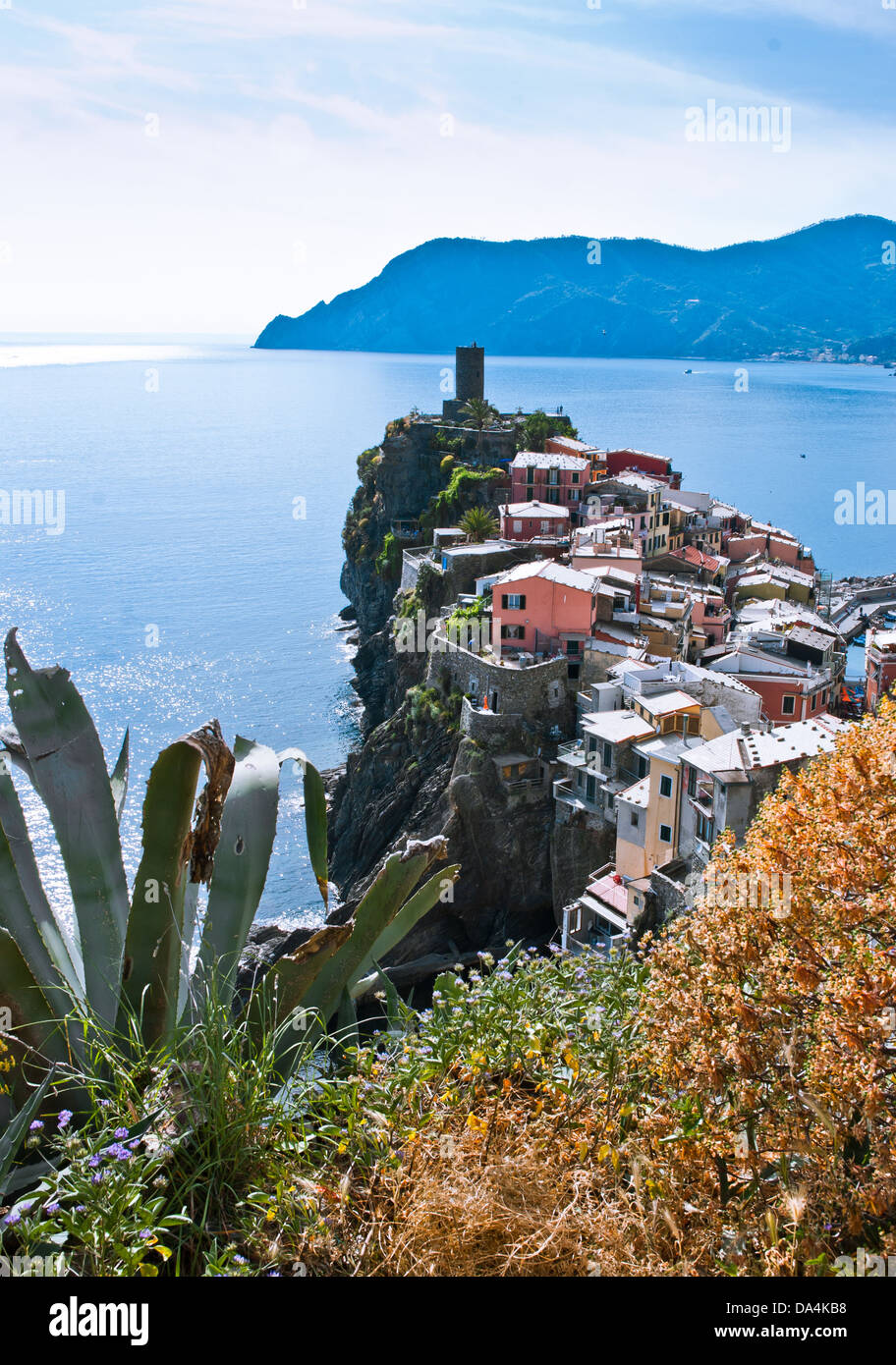 Vernazza house hi-res stock photography and images - Alamy