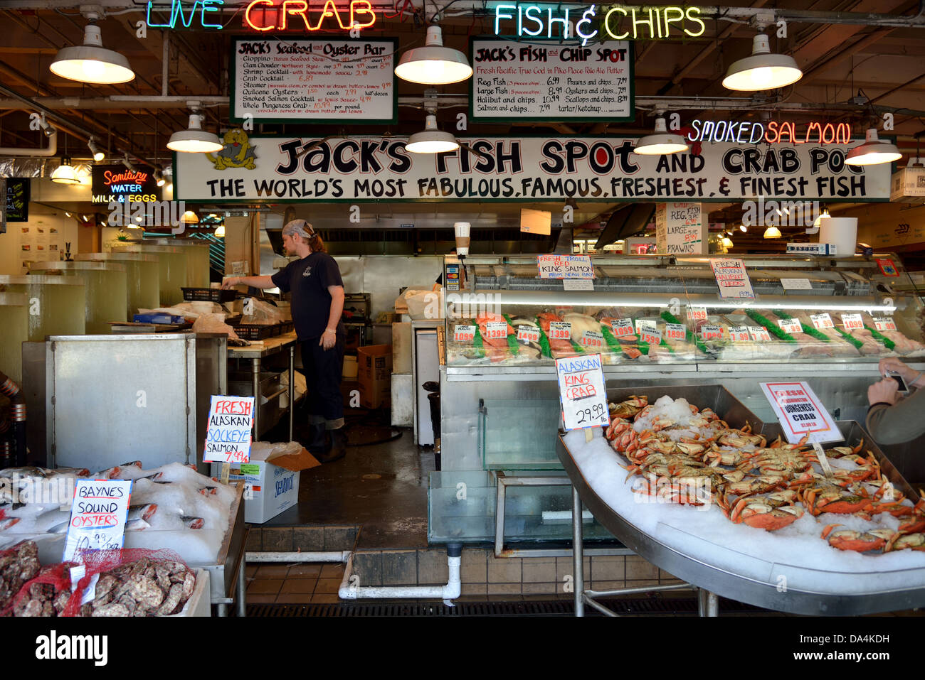 Seafood stand hi-res stock photography and images - Alamy