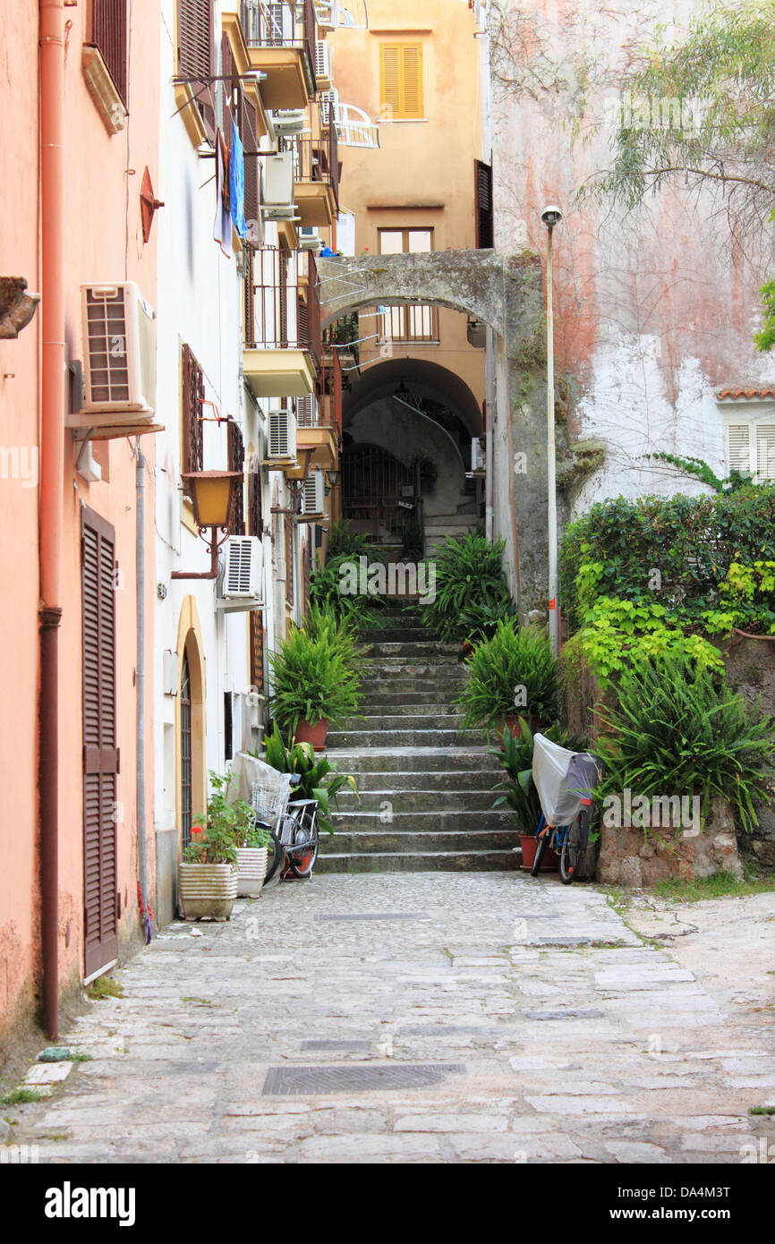 Typical italian village street scene hi-res stock photography and ...