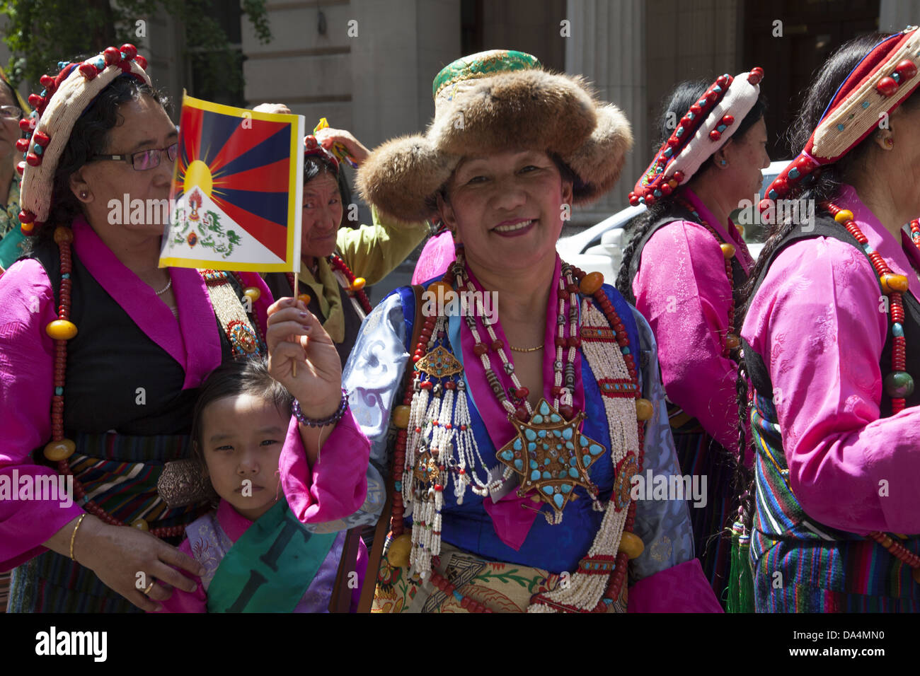 Tibetan americans hi-res stock photography and images - Alamy