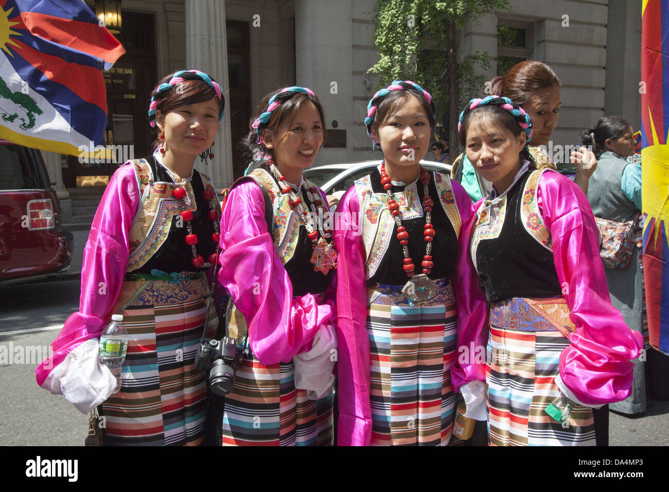 Tibetan americans hi-res stock photography and images - Alamy