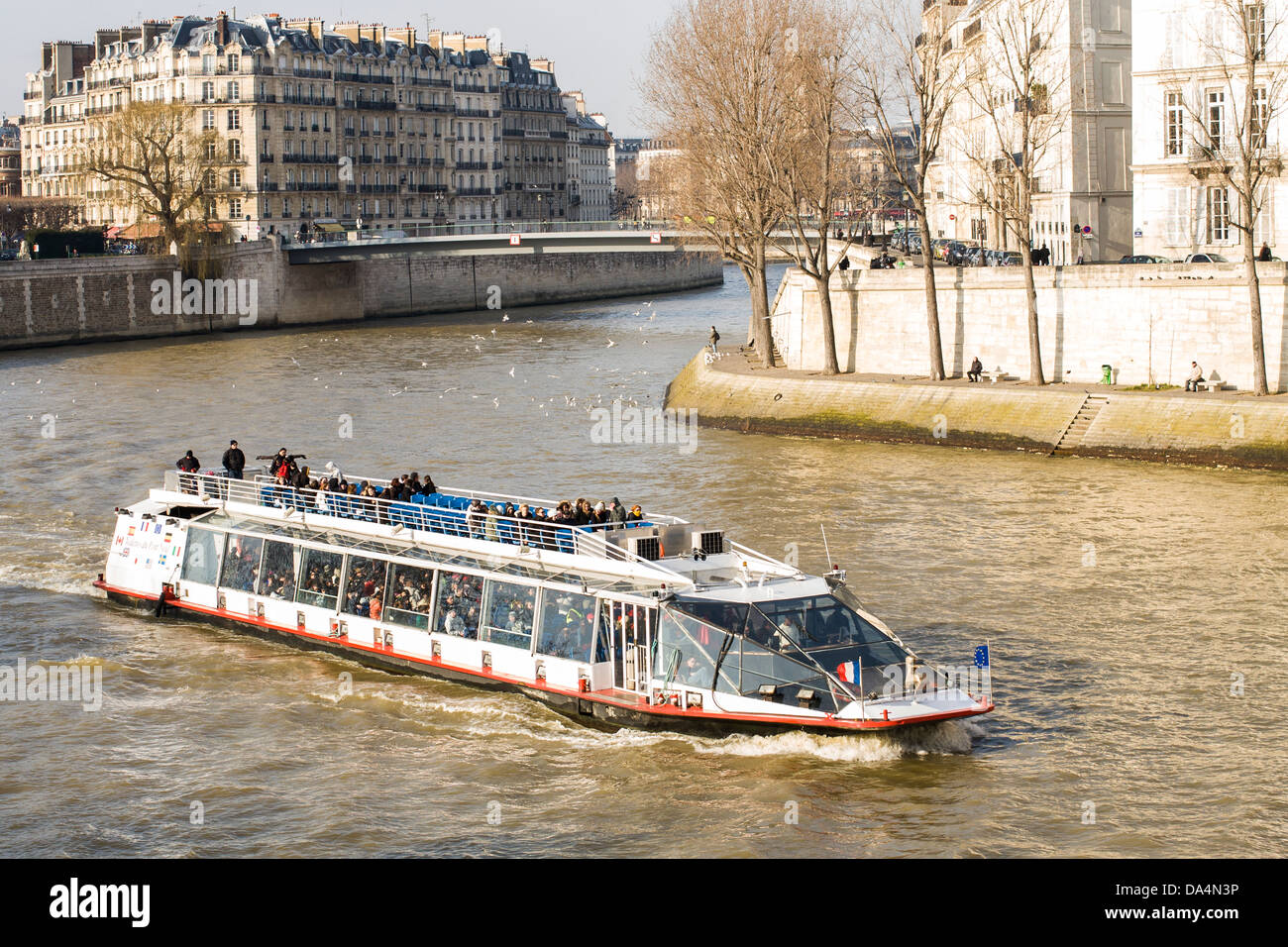 Seine river tour hi-res stock photography and images - Alamy
