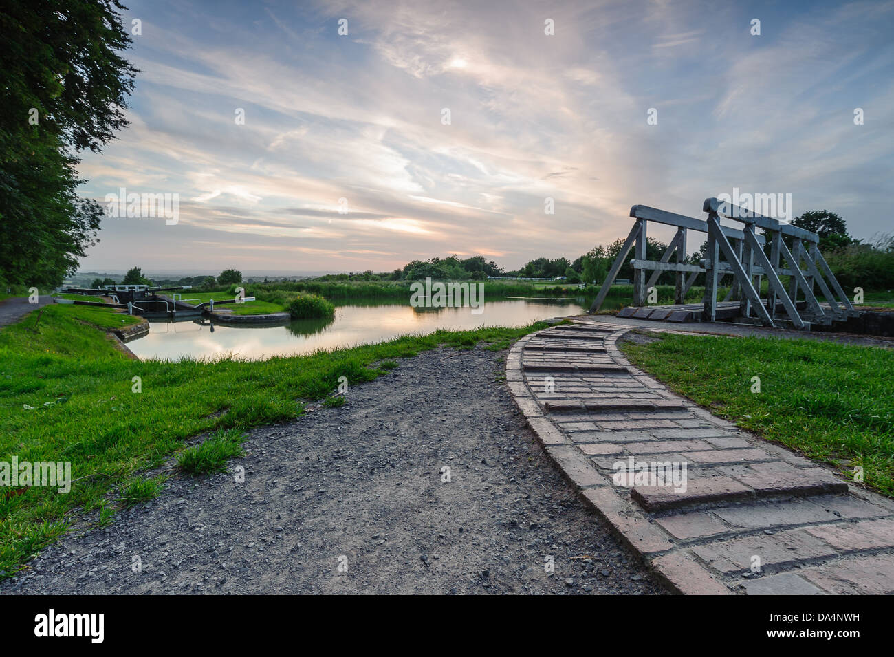 Sunset over Caen Hill Locks on Kennet and Avon Canal Stock Photo - Alamy
