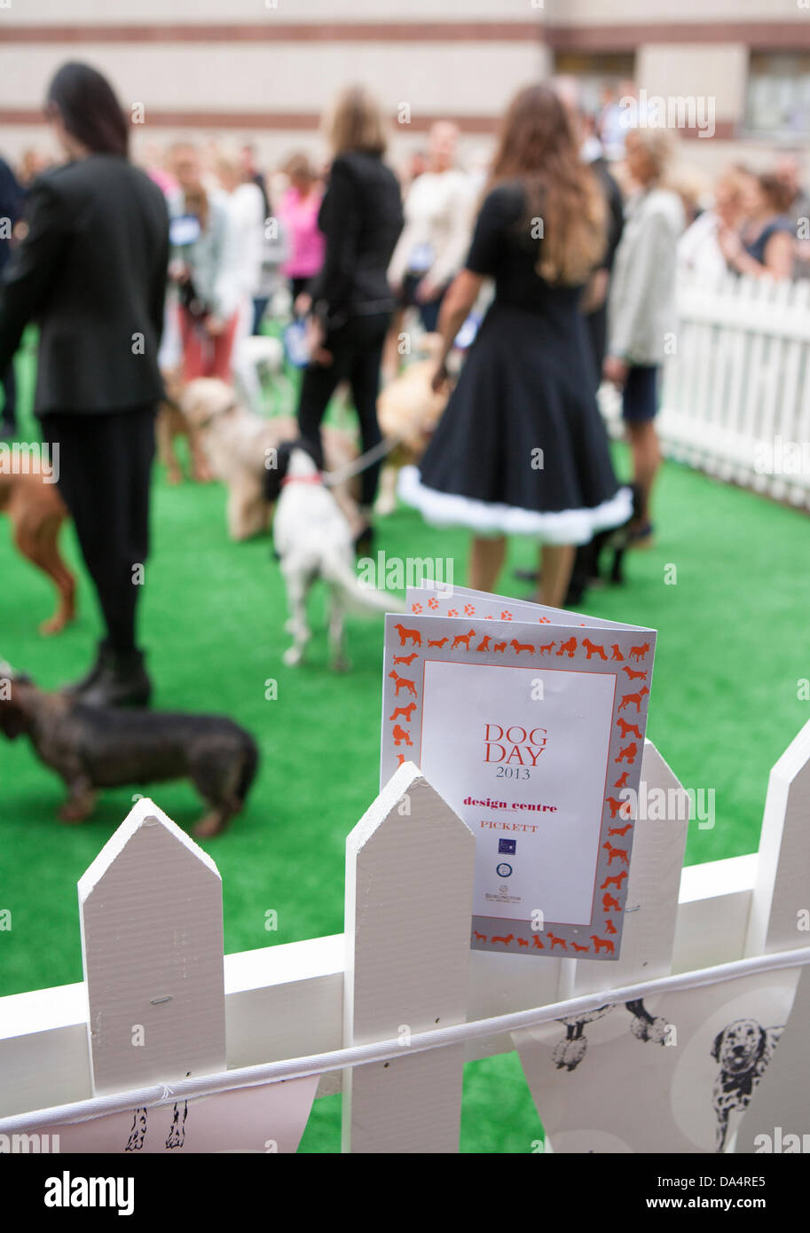 Chelsea dogs hi-res stock photography and images - Alamy