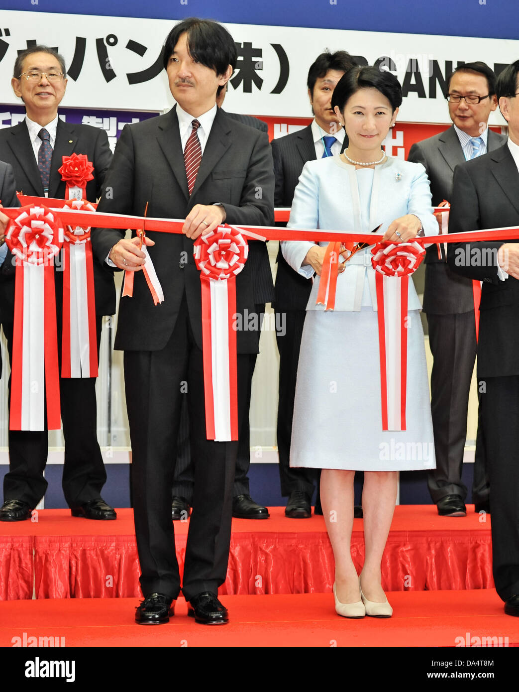 Prince akishino princess kiko japan hi-res stock photography and images ...