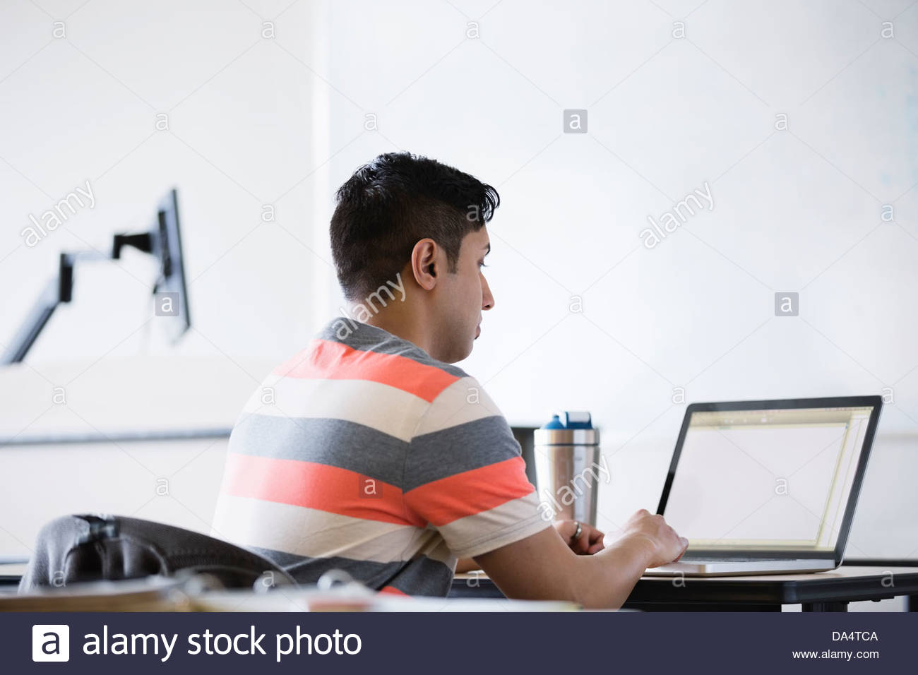 Student laptop classroom hi-res stock photography and images - Alamy