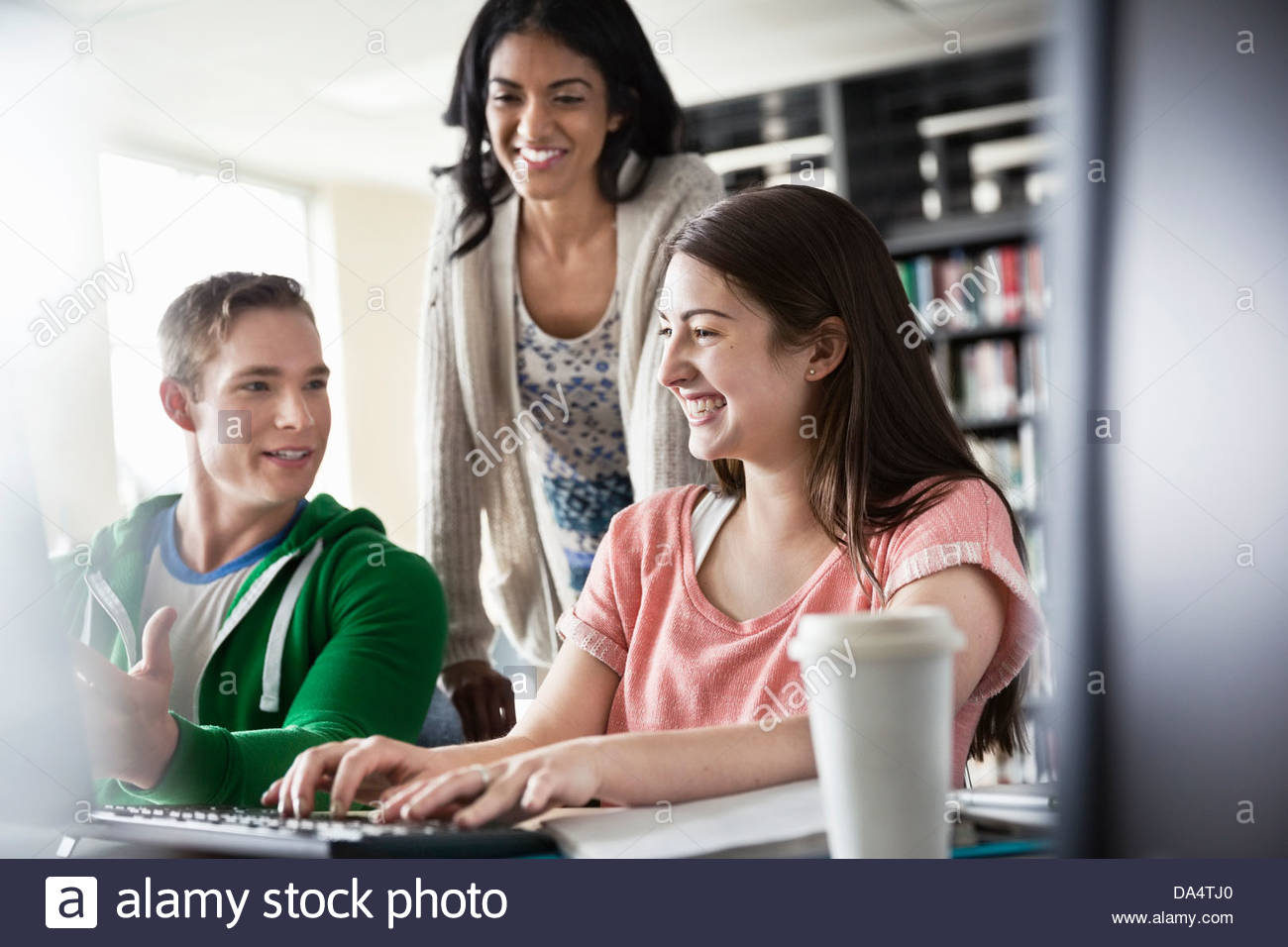 Students working computer library hi-res stock photography and images ...