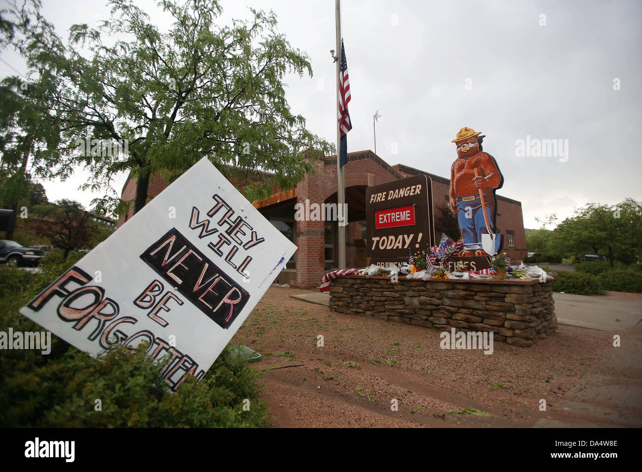 Prescott, AZ, USA. 3rd July, 2013. An extreme fire danger sign is ...