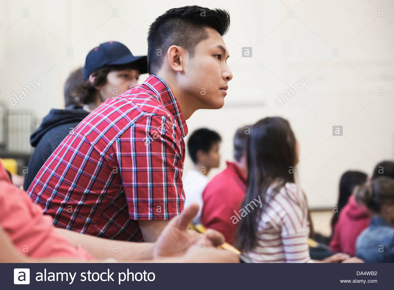 Crowd of college students hi-res stock photography and images - Alamy