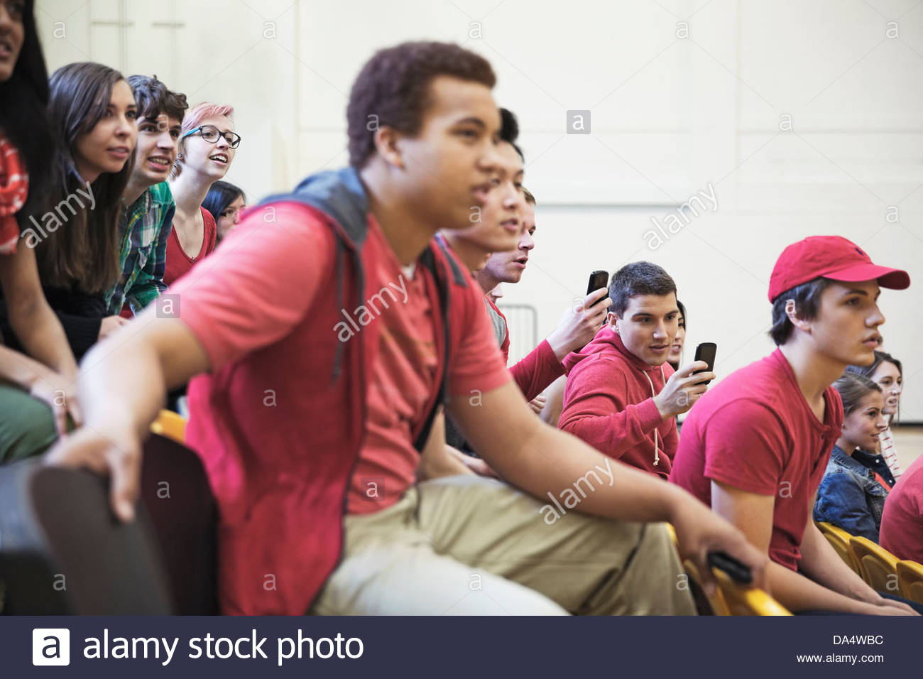 Sporting boys hi-res stock photography and images - Alamy