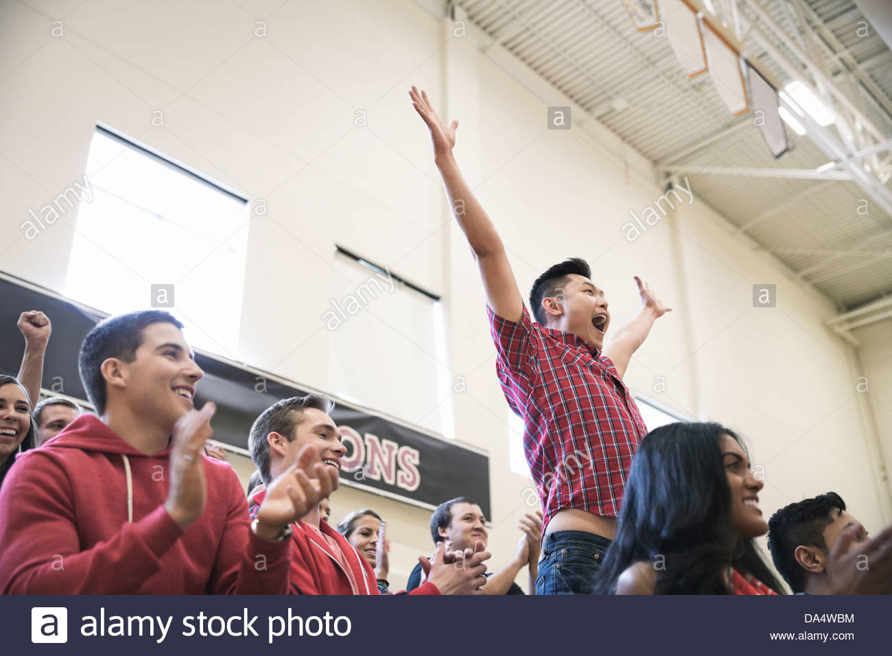 18 to 25 years male hi-res stock photography and images - Alamy