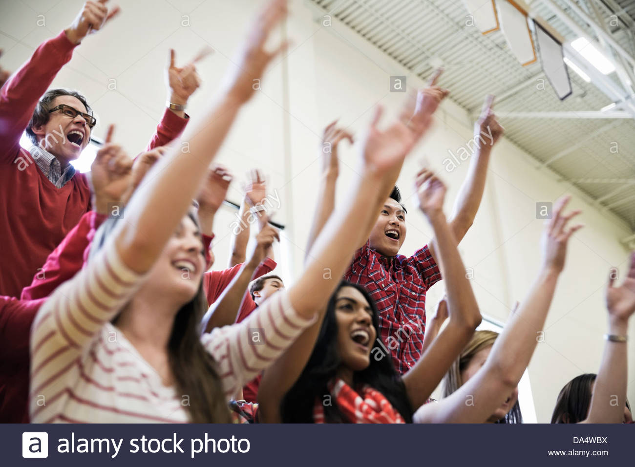 University crowd low angle hi-res stock photography and images - Alamy