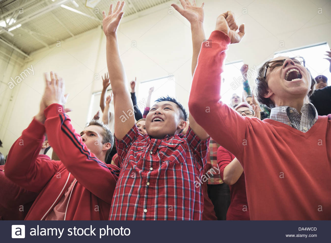 University crowd low angle hi-res stock photography and images - Alamy