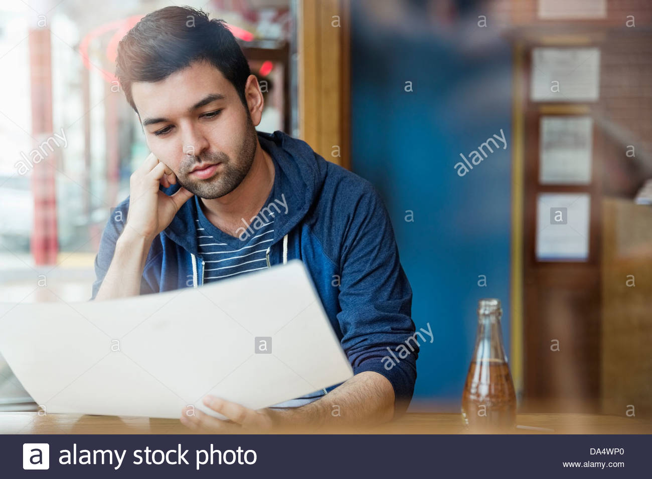 Hungry customer hi-res stock photography and images - Alamy