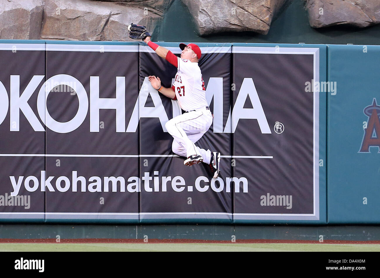 Ball over fence hi-res stock photography and images - Alamy